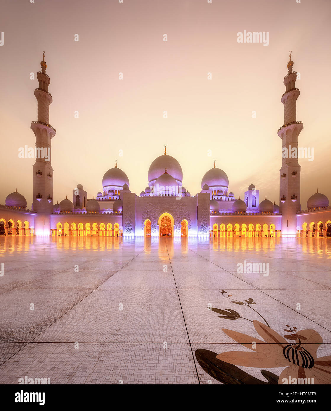 Sheikh Zayed Grand Mosque Stock Photo - Alamy
