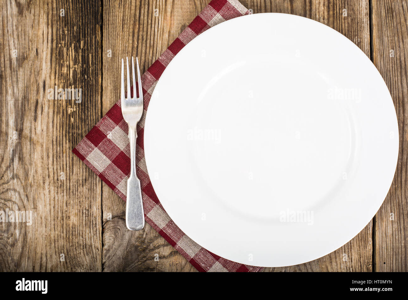 White plate and napkin Serving linen, menu Stock Photo - Alamy