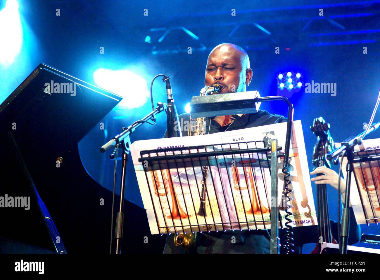 Burton entertainer hi-res stock photography and images - Alamy