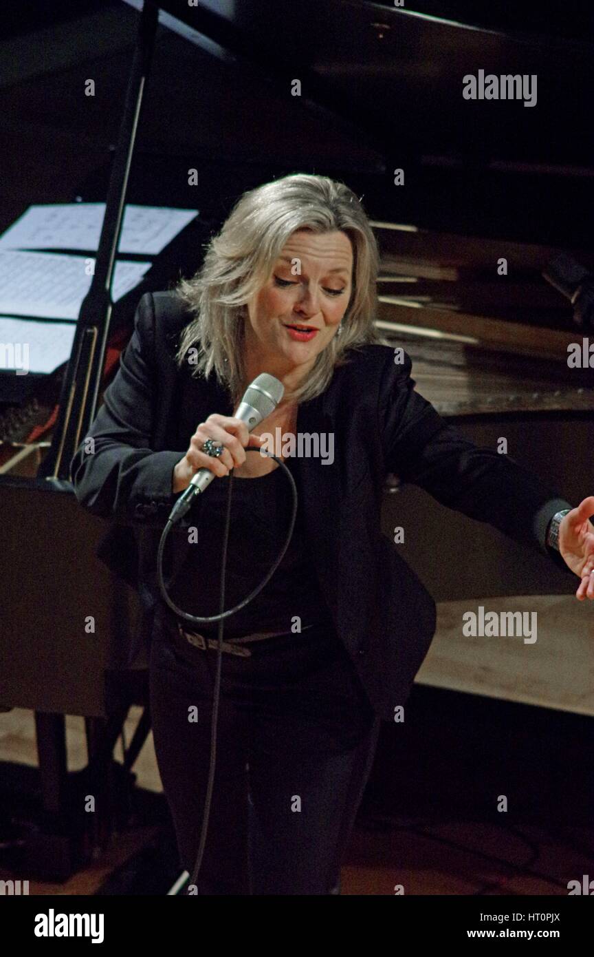 Claire martin singer hi-res stock photography and images - Alamy