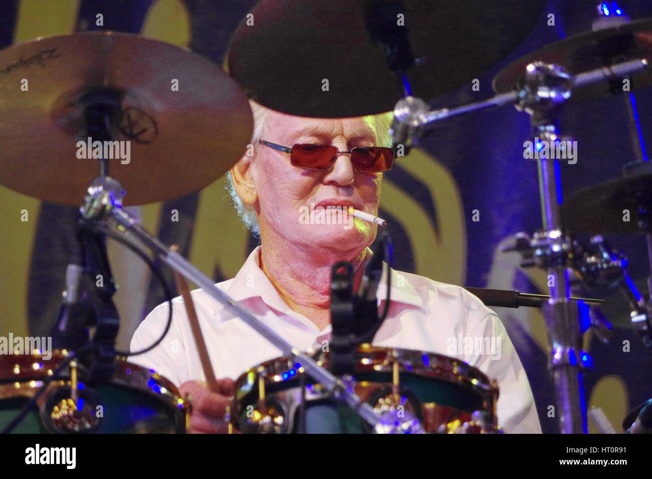 Ginger baker hi-res stock photography and images - Alamy