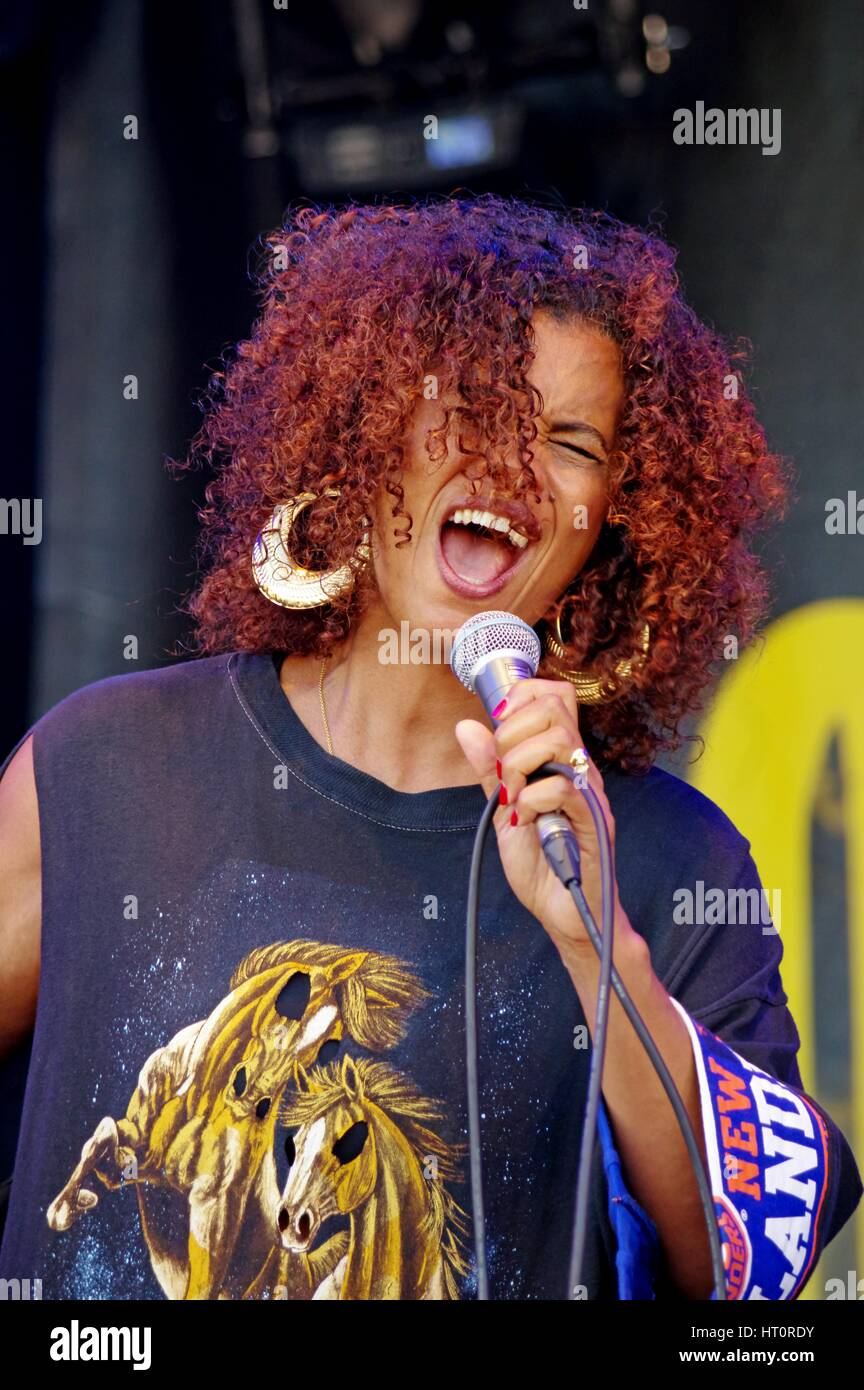 Neneh cherry hi-res stock photography and images - Alamy