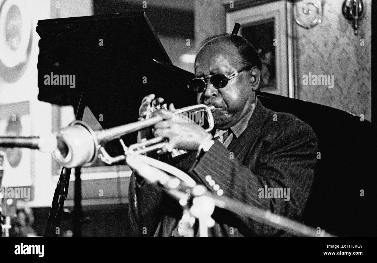 Harry edison sweets hi-res stock photography and images - Alamy