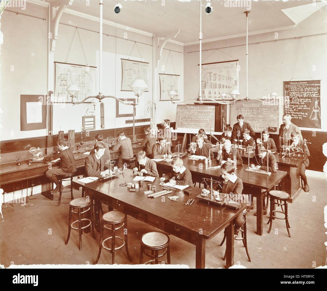 Science class for boys, Beaufort House School, Fulham, London, 1908 ...