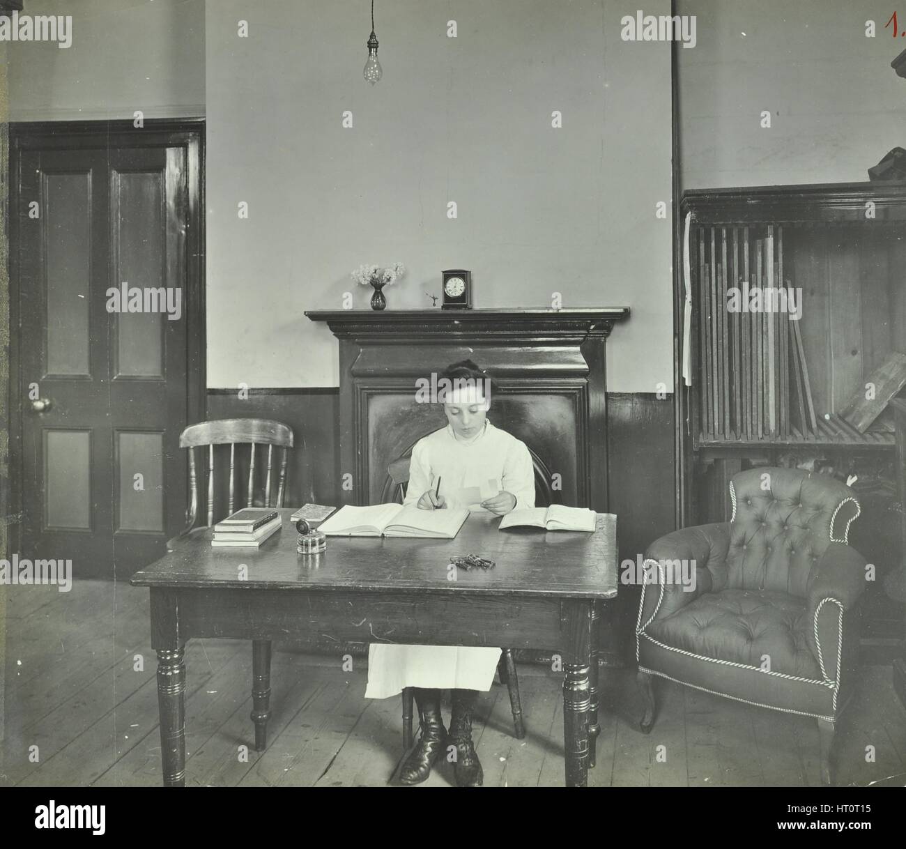1900s london student hi-res stock photography and images - Alamy