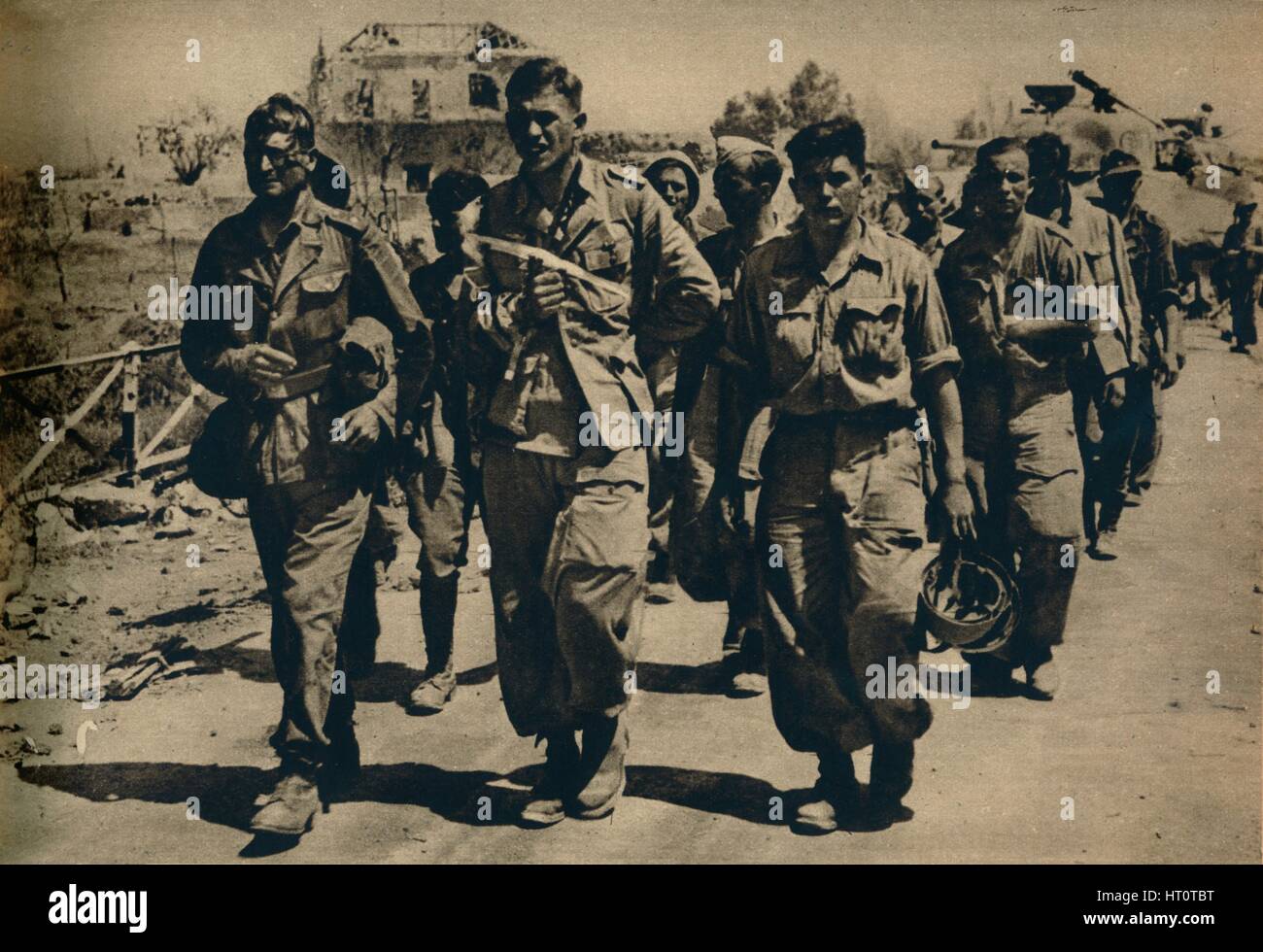 Paratroops 1943 hi-res stock photography and images - Alamy