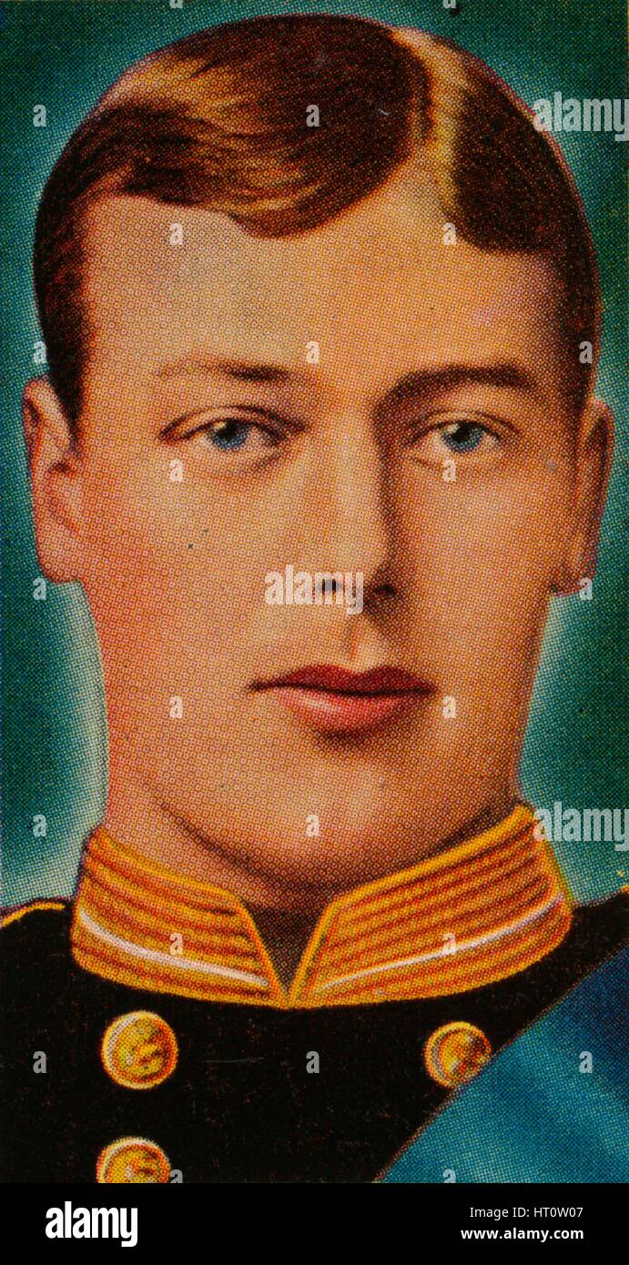 A royal navy sub lieutenant hi-res stock photography and images - Alamy