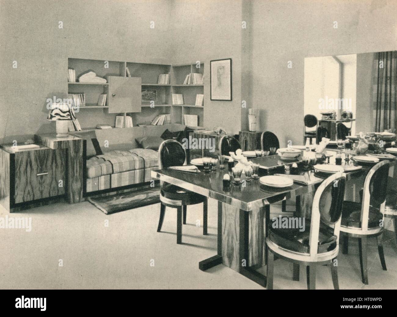 Department store interior 1920s hi-res stock photography and images - Alamy