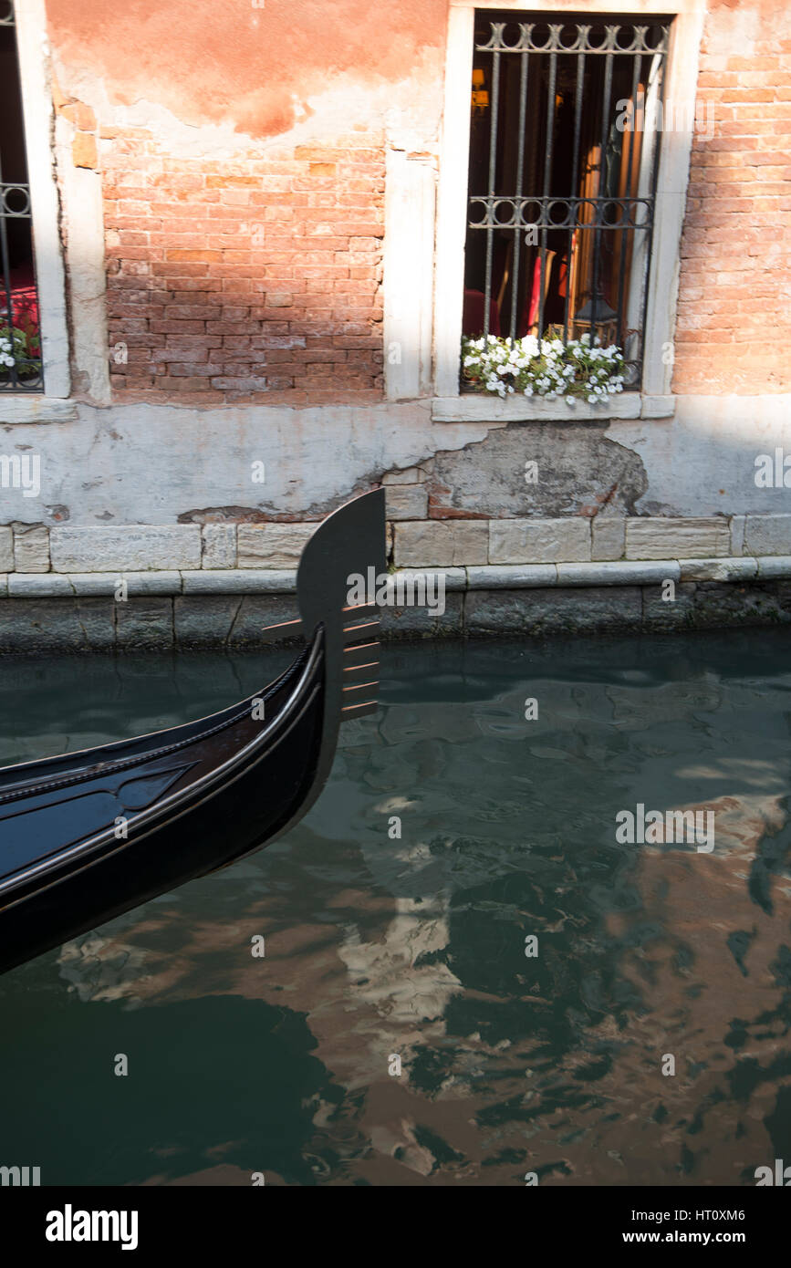 Back waterway in Venice Italy Stock Photo - Alamy