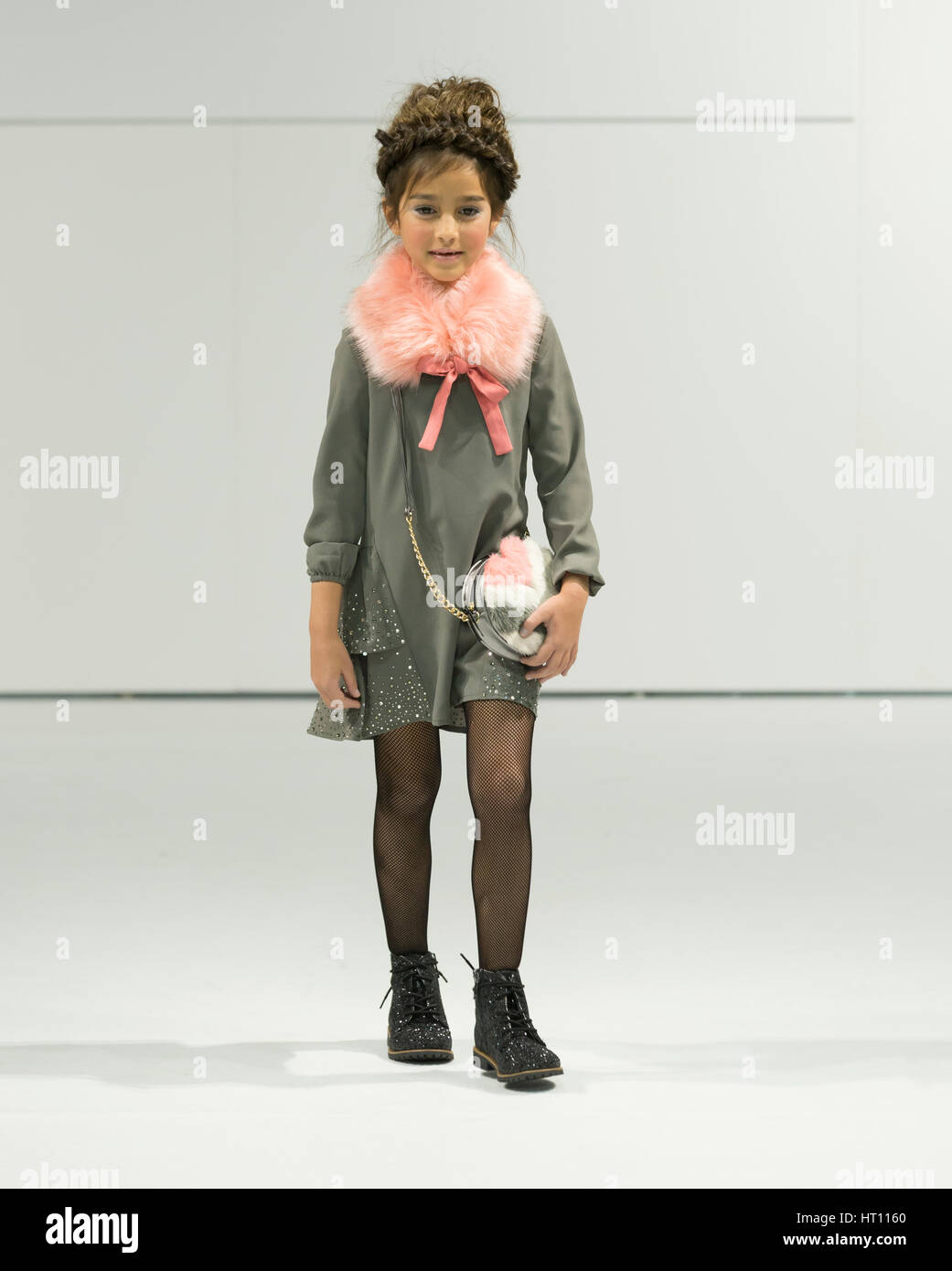 New York, United States. 05th Mar, 2017. Young model walks the runway ...