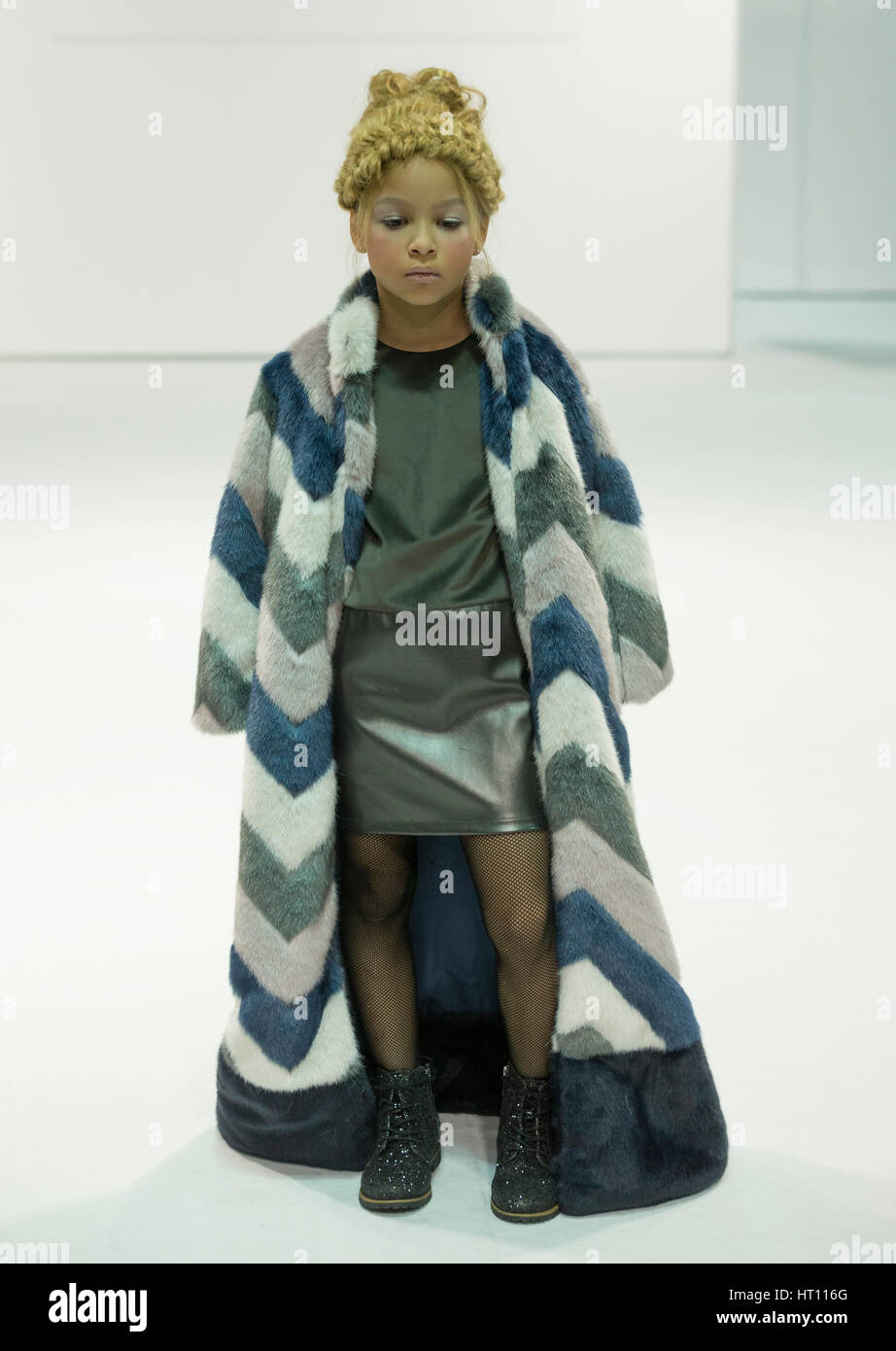 New York, United States. 05th Mar, 2017. Young model walks the runway ...