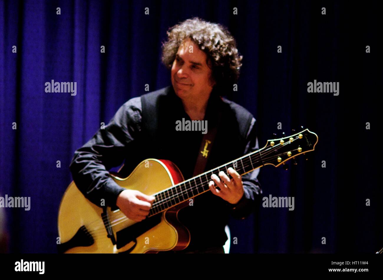 Howard alden hi-res stock photography and images - Alamy