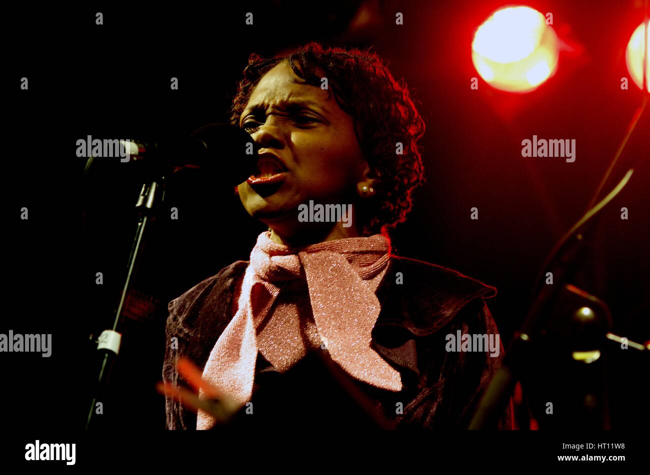 American singer carleen anderson hi-res stock photography and images ...