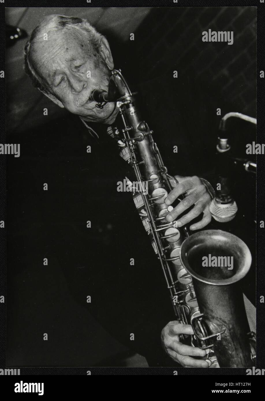 Spike Robinson playing tenor saxophone The Fairway, Welwyn Garden City ...