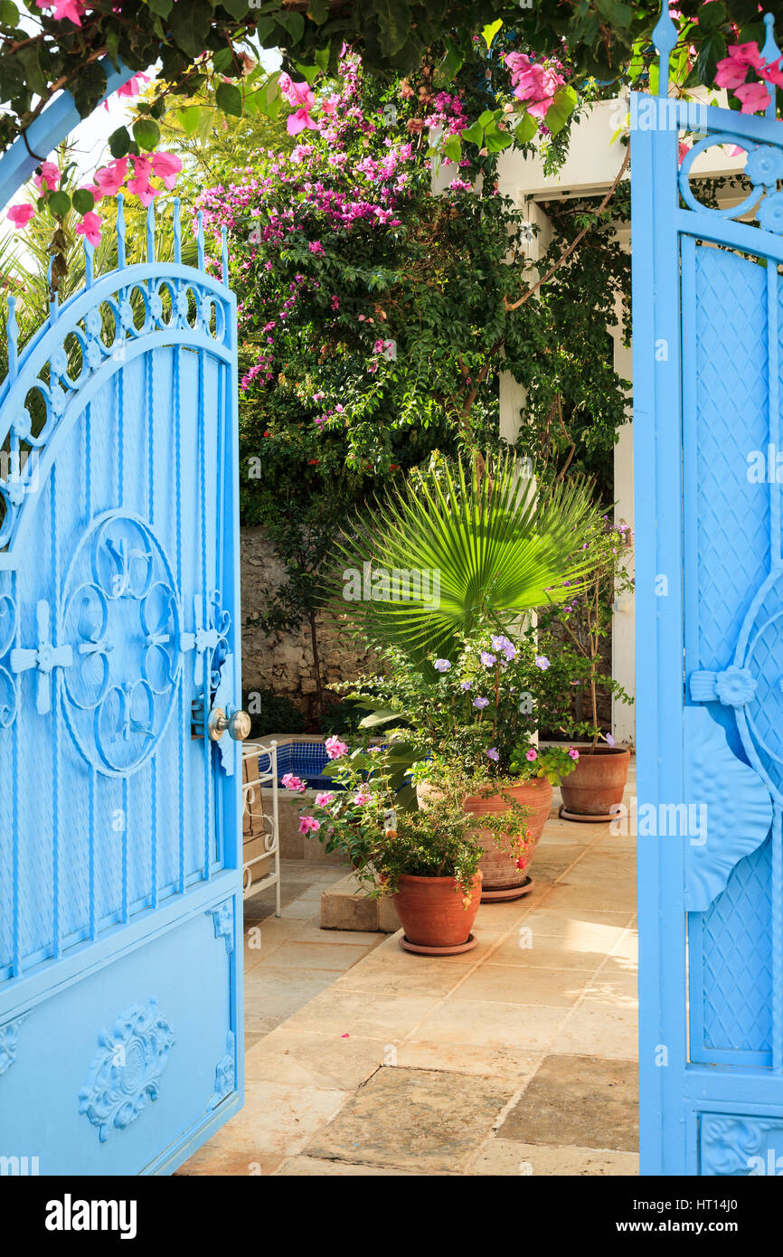 Courtyard gates hi-res stock photography and images - Alamy