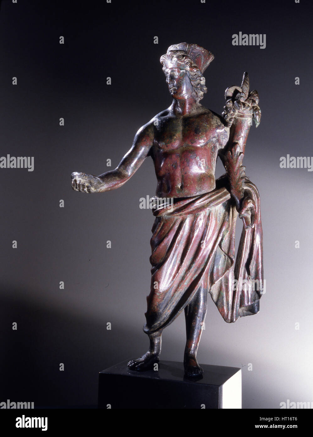 Statue of a genius hi-res stock photography and images - Alamy