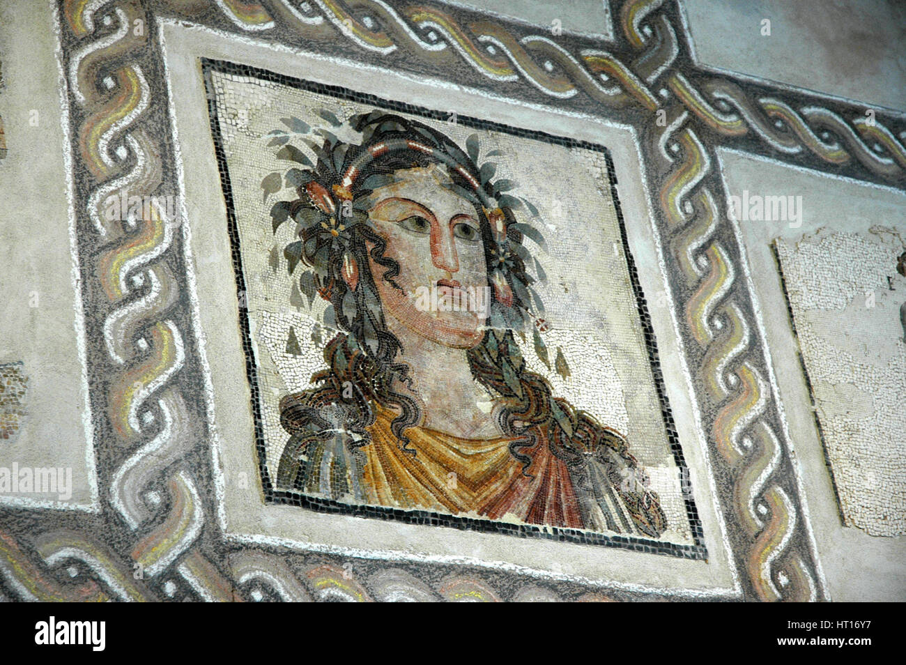 Garlanded woman hi-res stock photography and images - Alamy