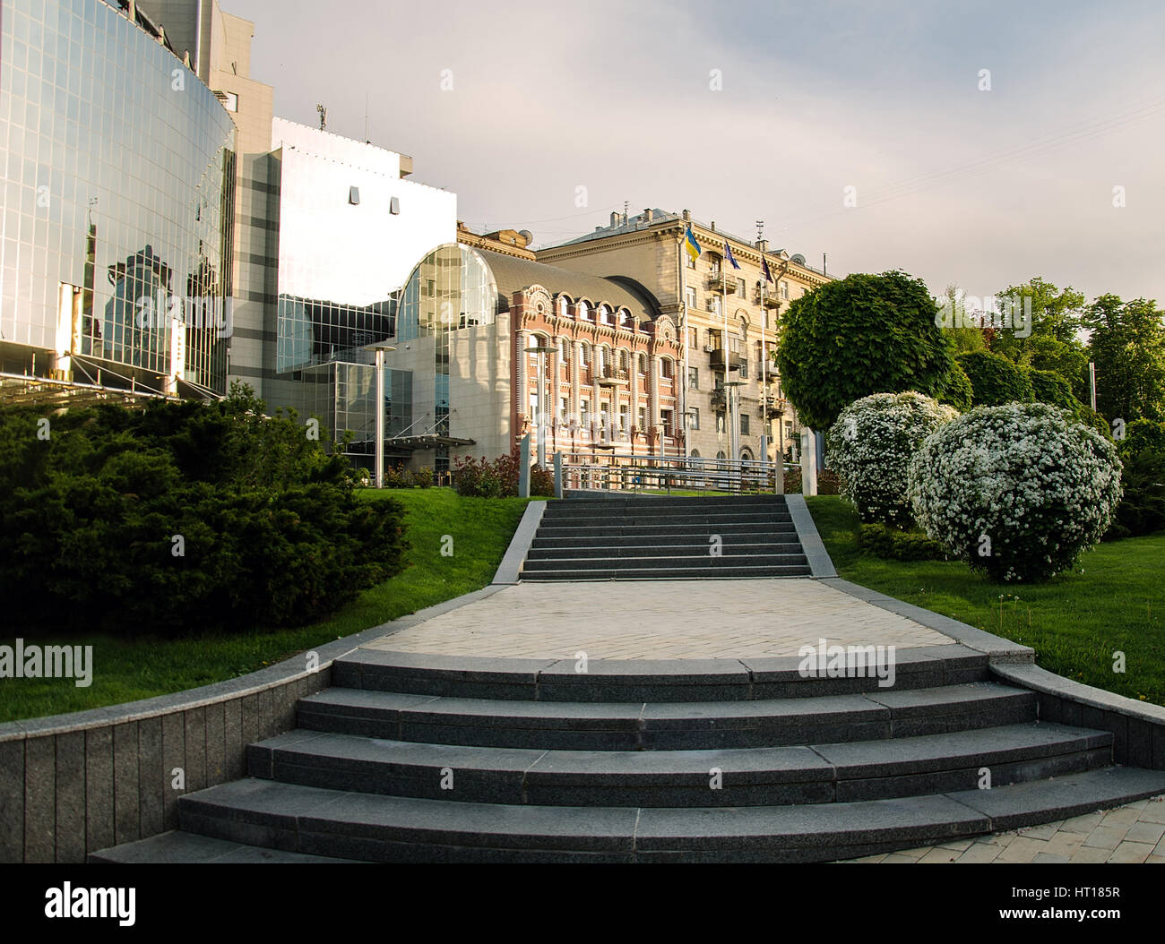 Modern and ancient buildings hi-res stock photography and images - Alamy