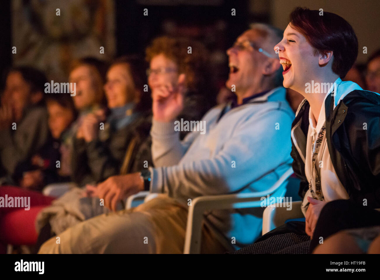 Comedian festival laughing audience hi-res stock photography and images ...