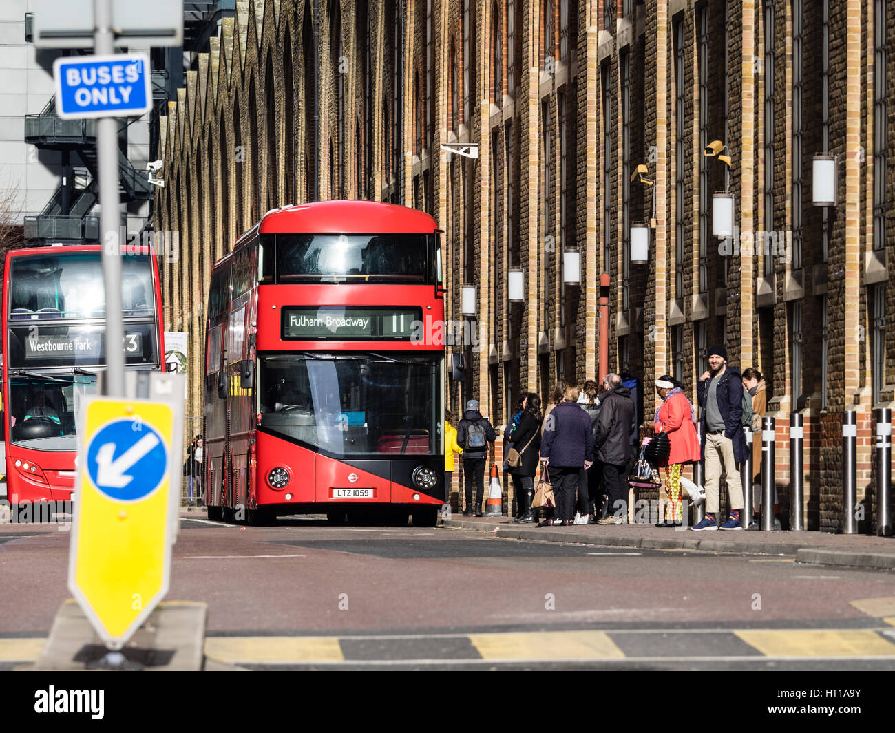 Station bus hi-res stock photography and images - Alamy