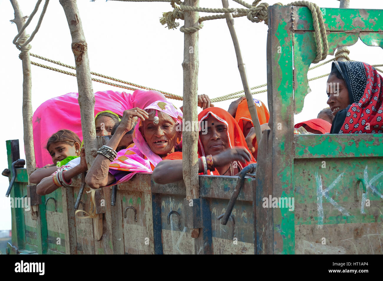 Tractor trailer ride hi-res stock photography and images - Alamy