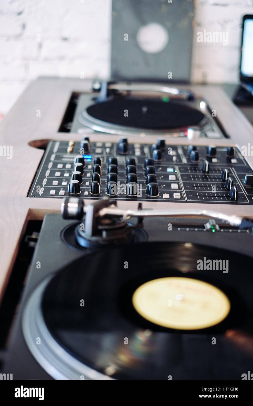 Vintage turntable console in wooden frame Stock Photo - Alamy