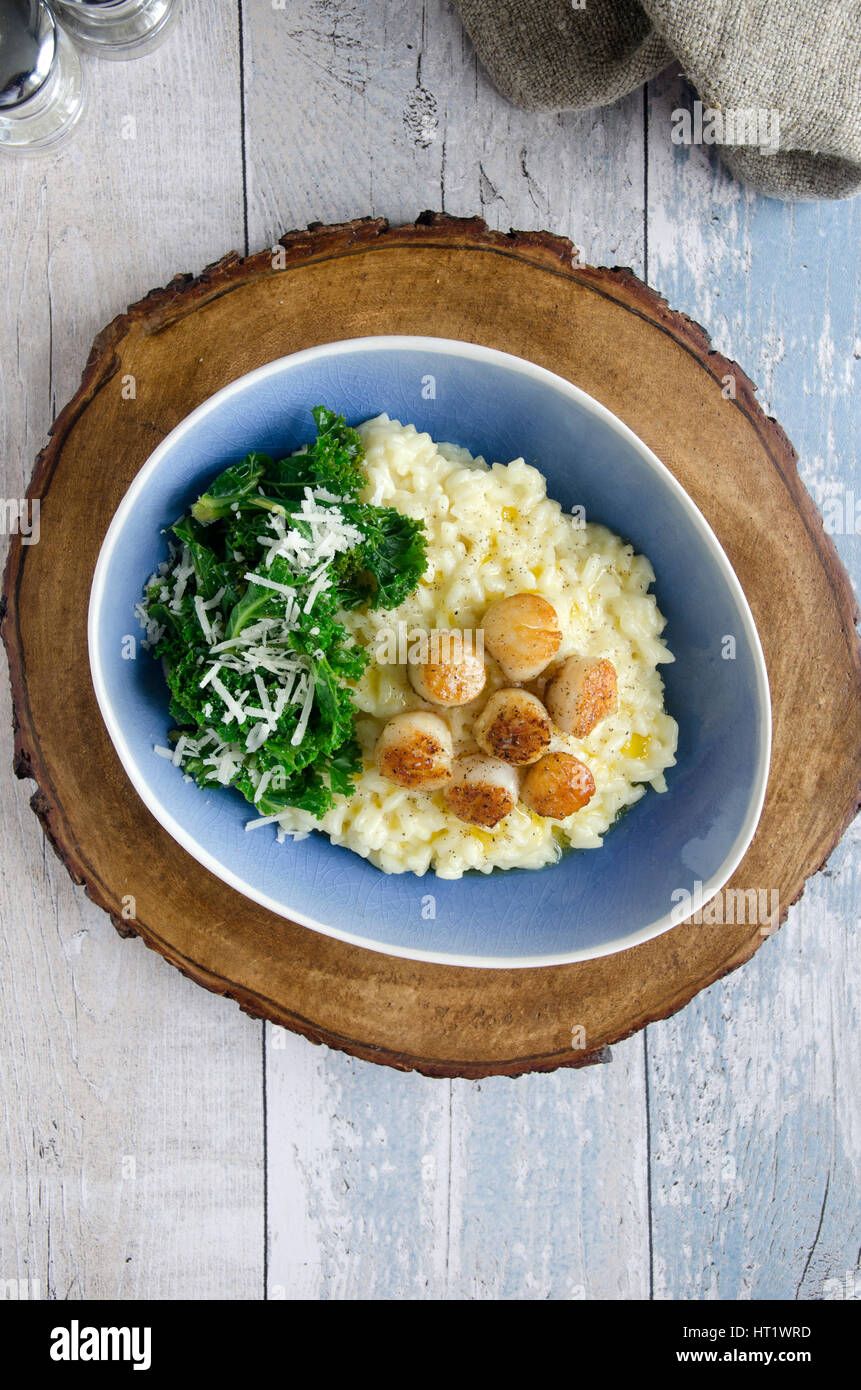Brown butter scallops with Parmesan risotto Stock Photo - Alamy