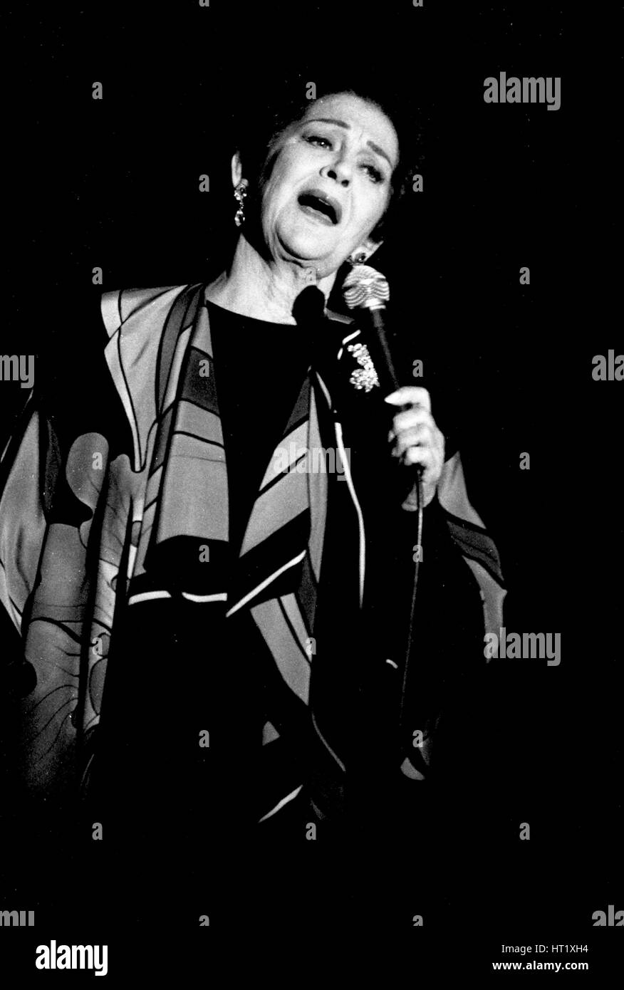 Gogi Grant, Pizza on the Park, London, Dec 1993. Artist: Brian O'Connor ...