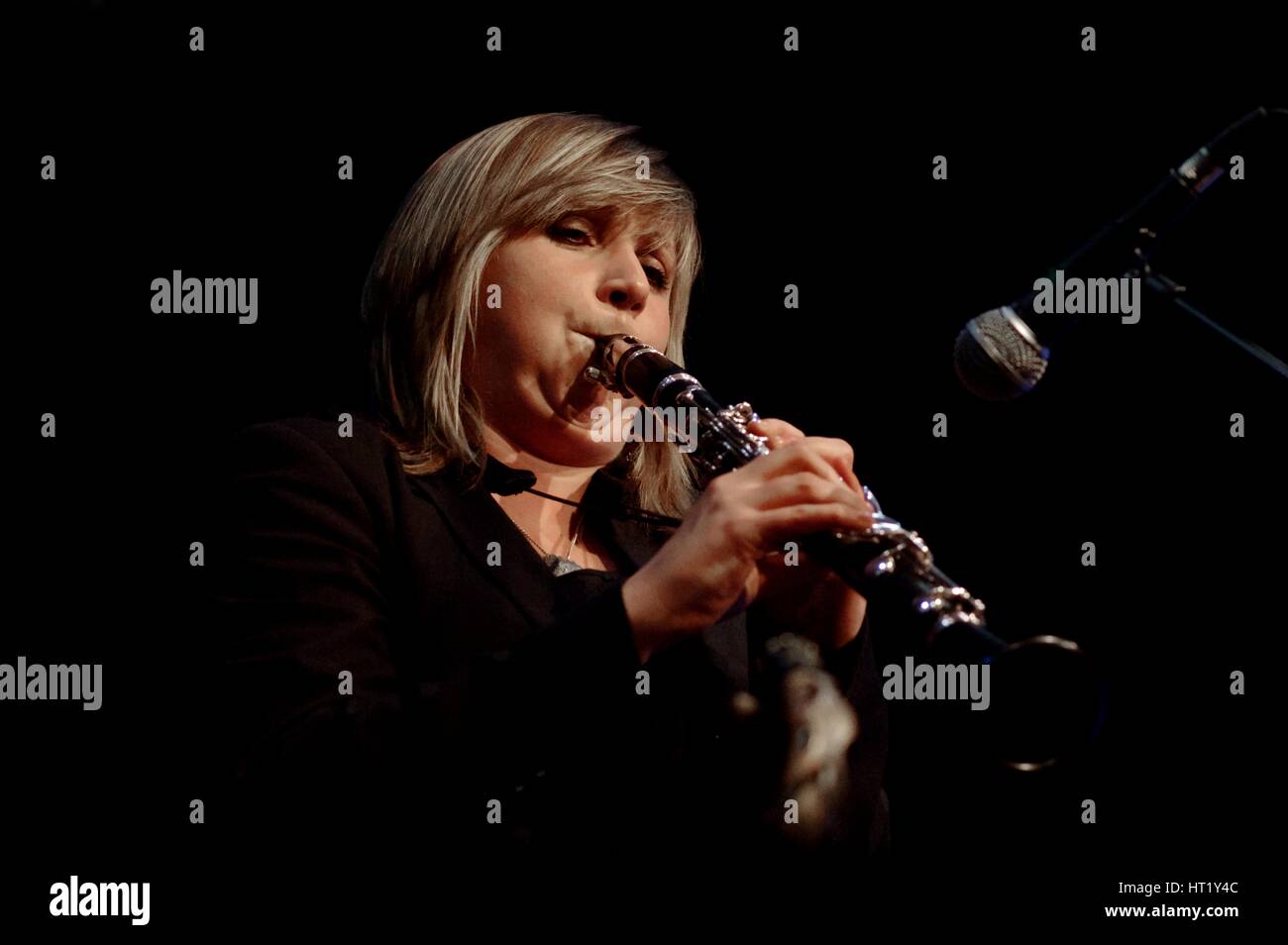 Amy Roberts, The Under Ground, Eastbourne, Dec 2015. Artist: Brian O ...