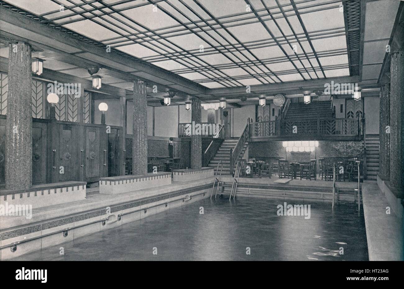 Pool Queen Mary Second Class