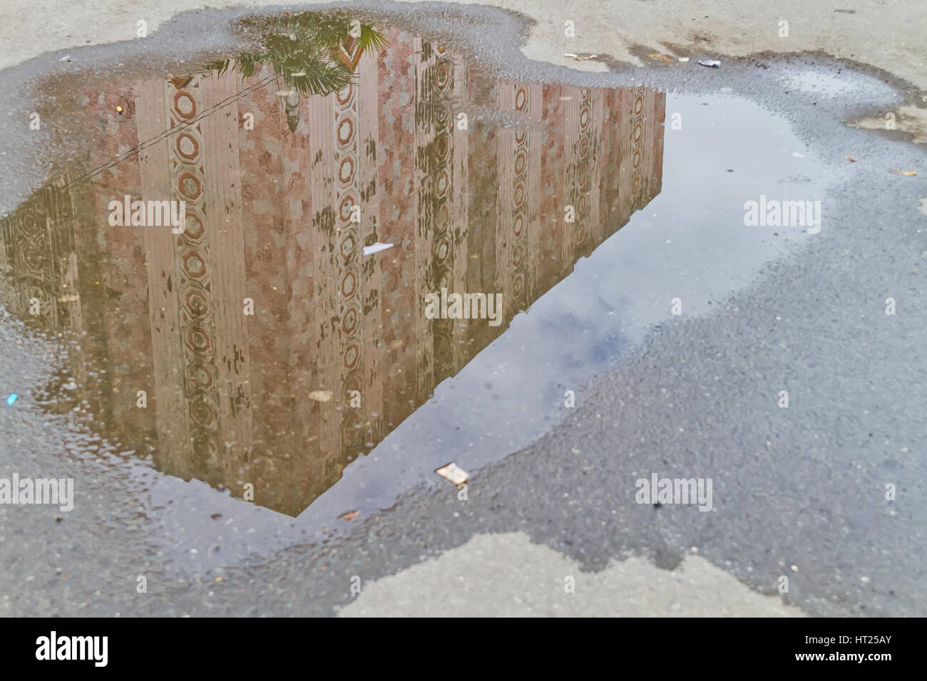 Reflections in seawater hi-res stock photography and images - Alamy