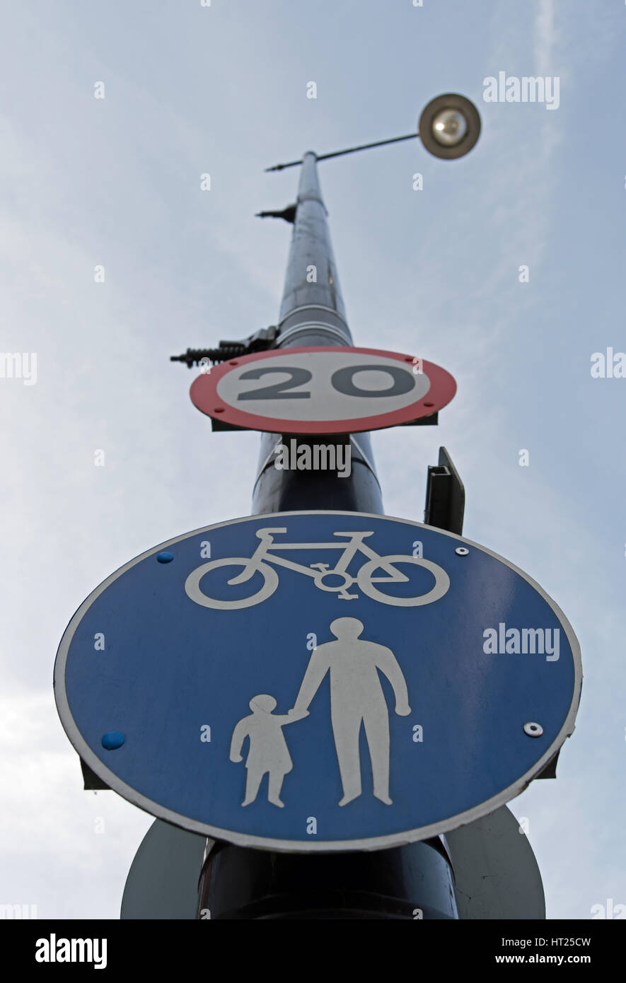 Shared path sign signs hi-res stock photography and images - Alamy