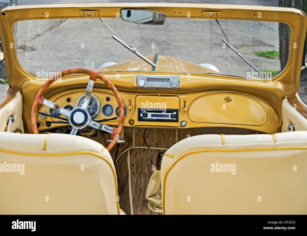 Exhibition klaxon hi-res stock photography and images - Alamy