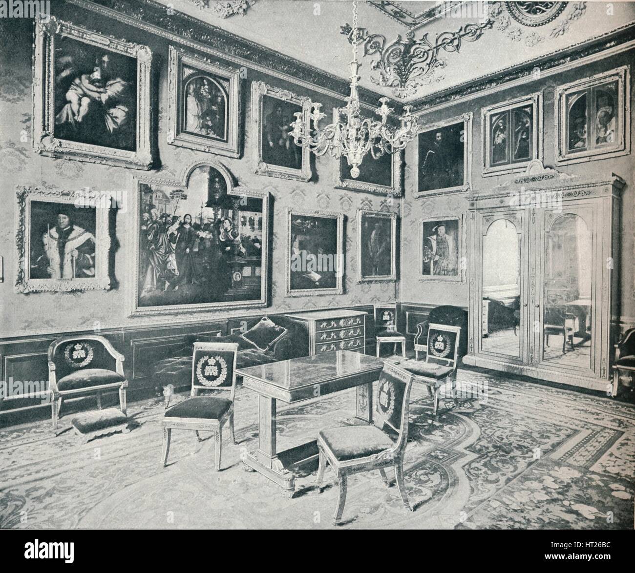 Windsor castle interior berkshire hi-res stock photography and images ...