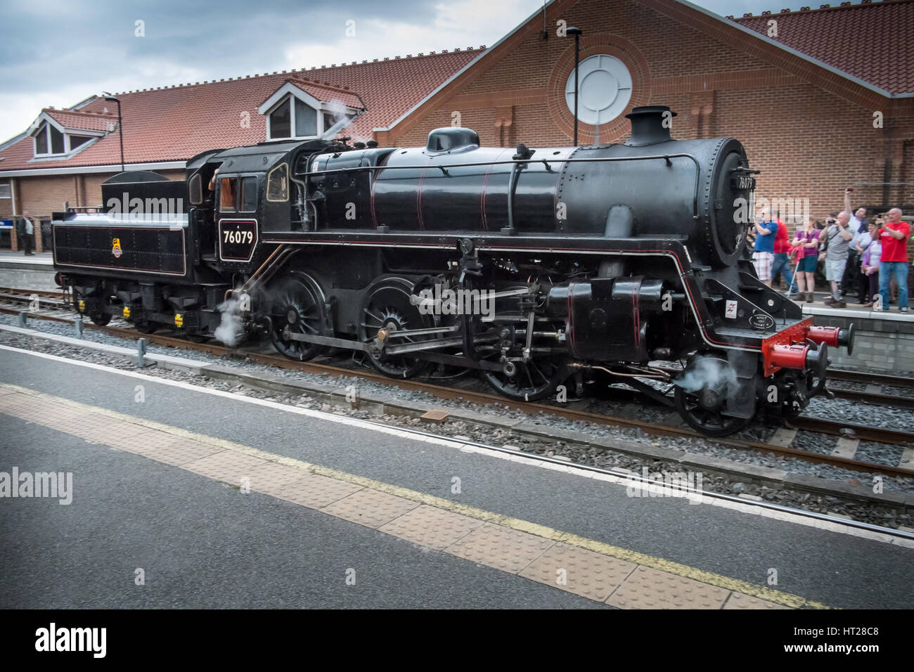 Whitby railway station hi-res stock photography and images - Alamy