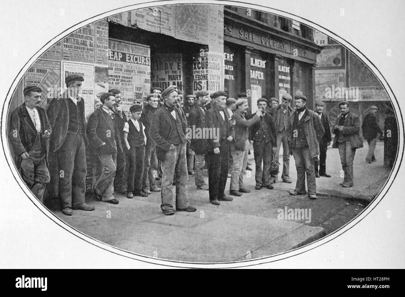 British working class 1900s hi-res stock photography and images - Alamy