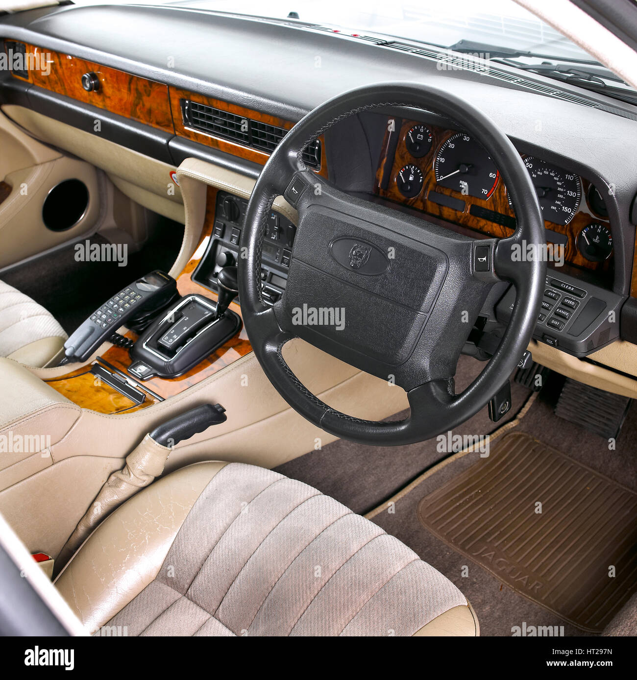Jaguar xj6 interior hi-res stock photography and images - Alamy