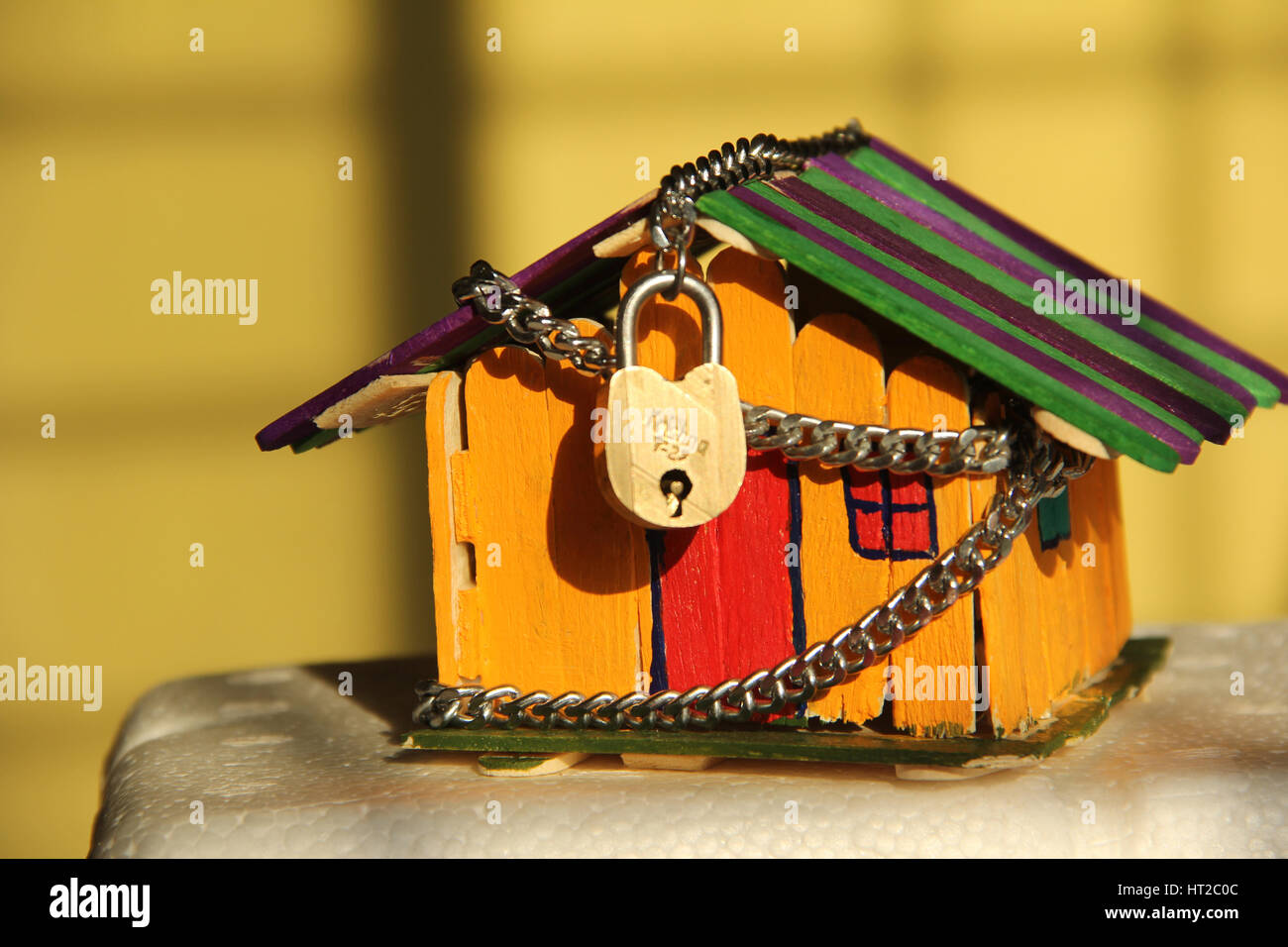 Chain house hi-res stock photography and images - Alamy