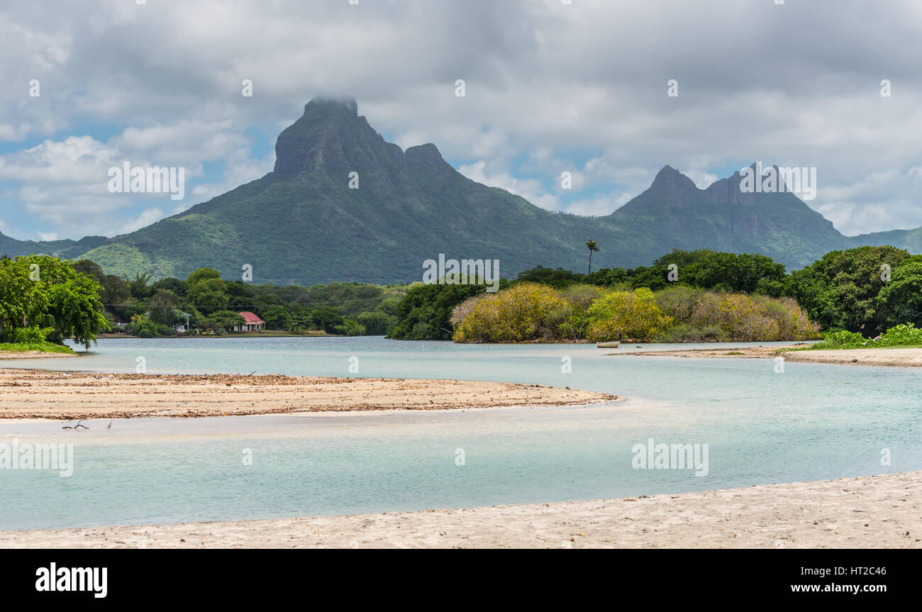 Rempart and Mamelles peaks, from Tamarin Bay where the Indian Ocean ...