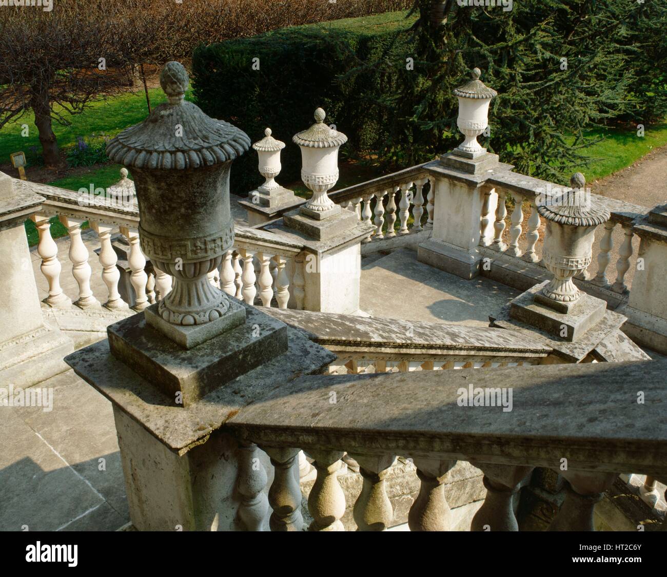 Stately home steps hi-res stock photography and images - Alamy
