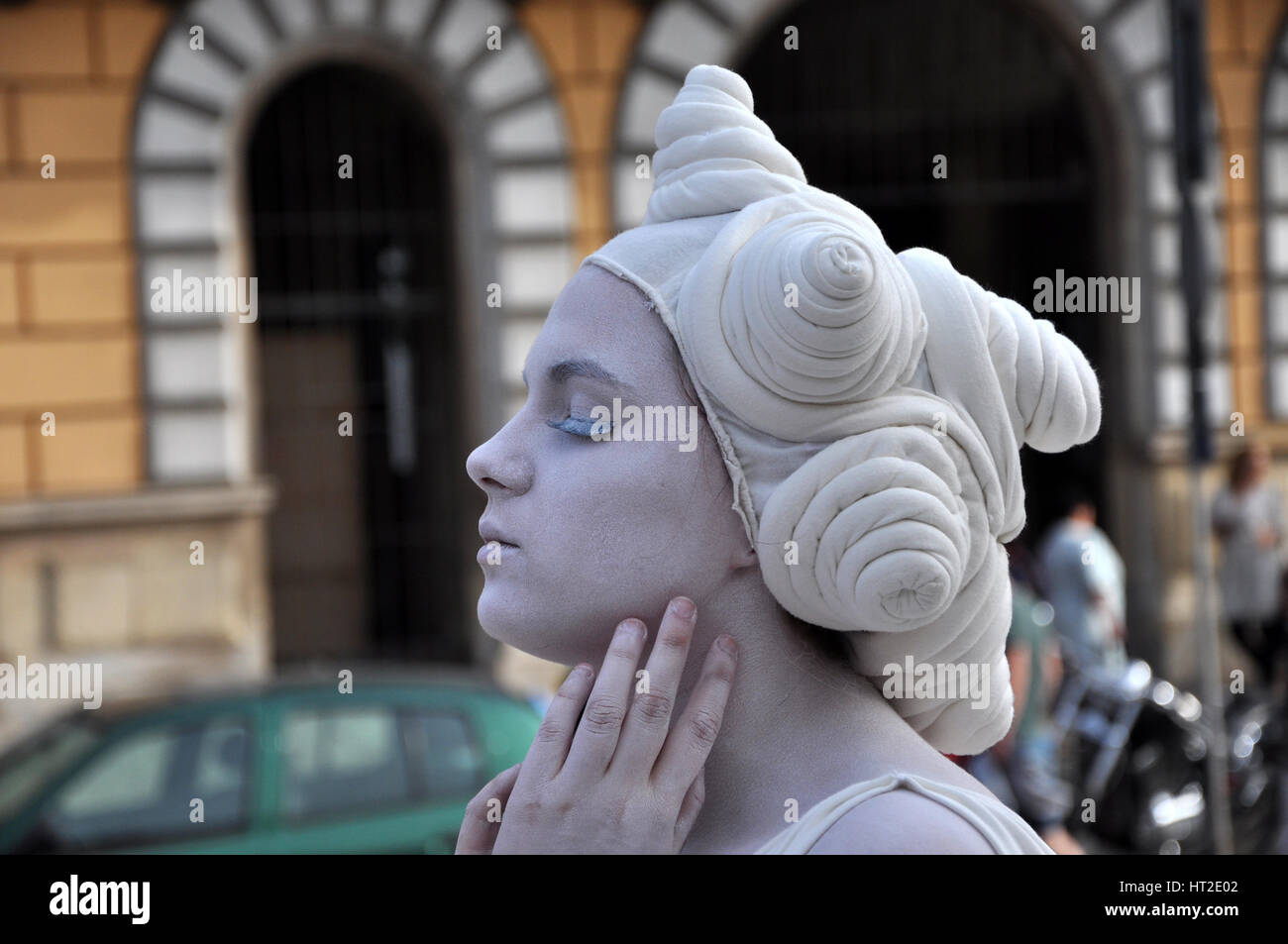 Wondering Man Statue