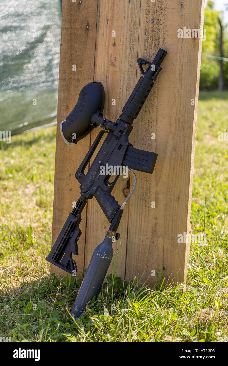 Painball player hi-res stock photography and images - Alamy