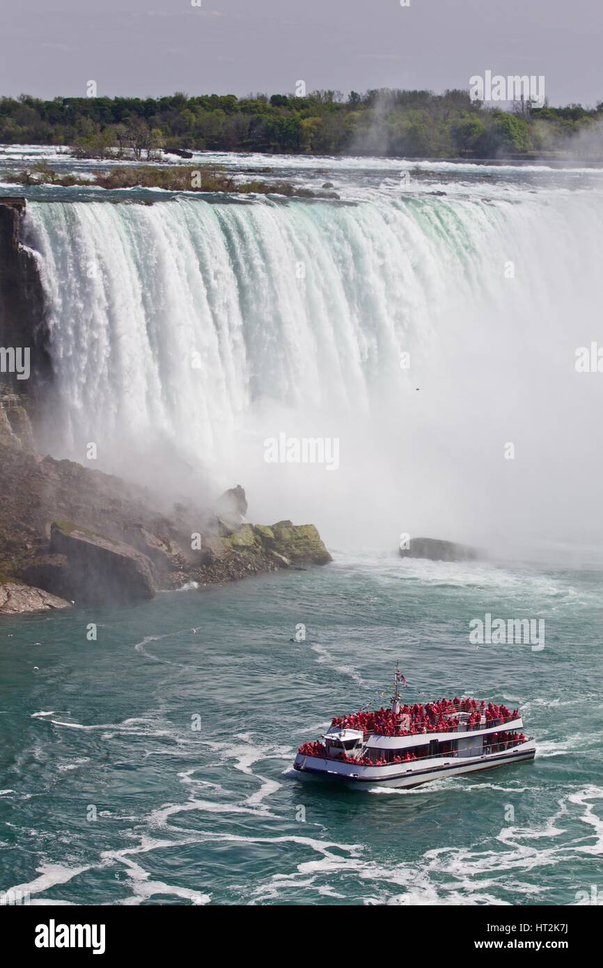 Beautiful photo of a ship near amazing Niagara waterfall Stock Photo ...