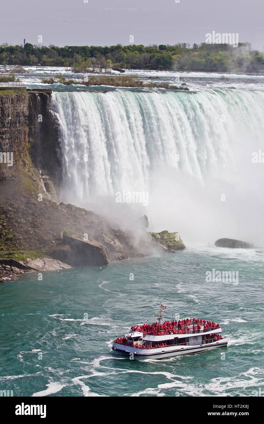 Beautiful photo of a ship near amazing Niagara waterfall Stock Photo ...