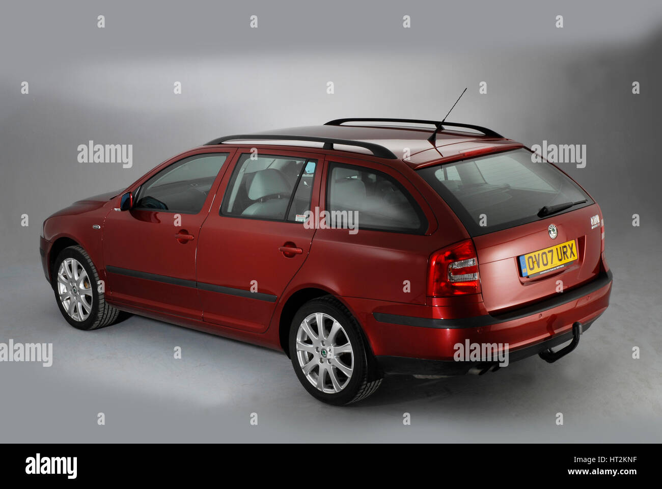 Skoda octavia red hi-res stock photography and images - Alamy