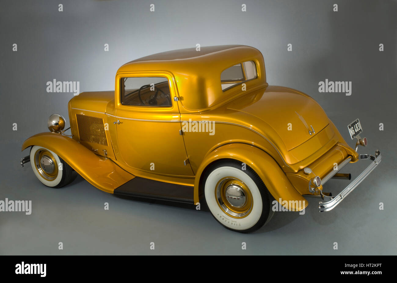 1932 ford model b yellow hi-res stock photography and images - Alamy