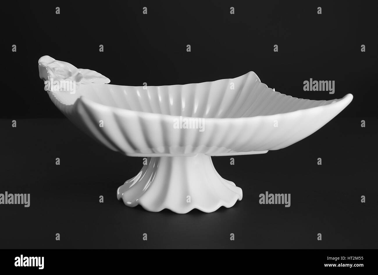 White porcelain luxury fruit stand. Luxury fruit bowl Stock Photo - Alamy