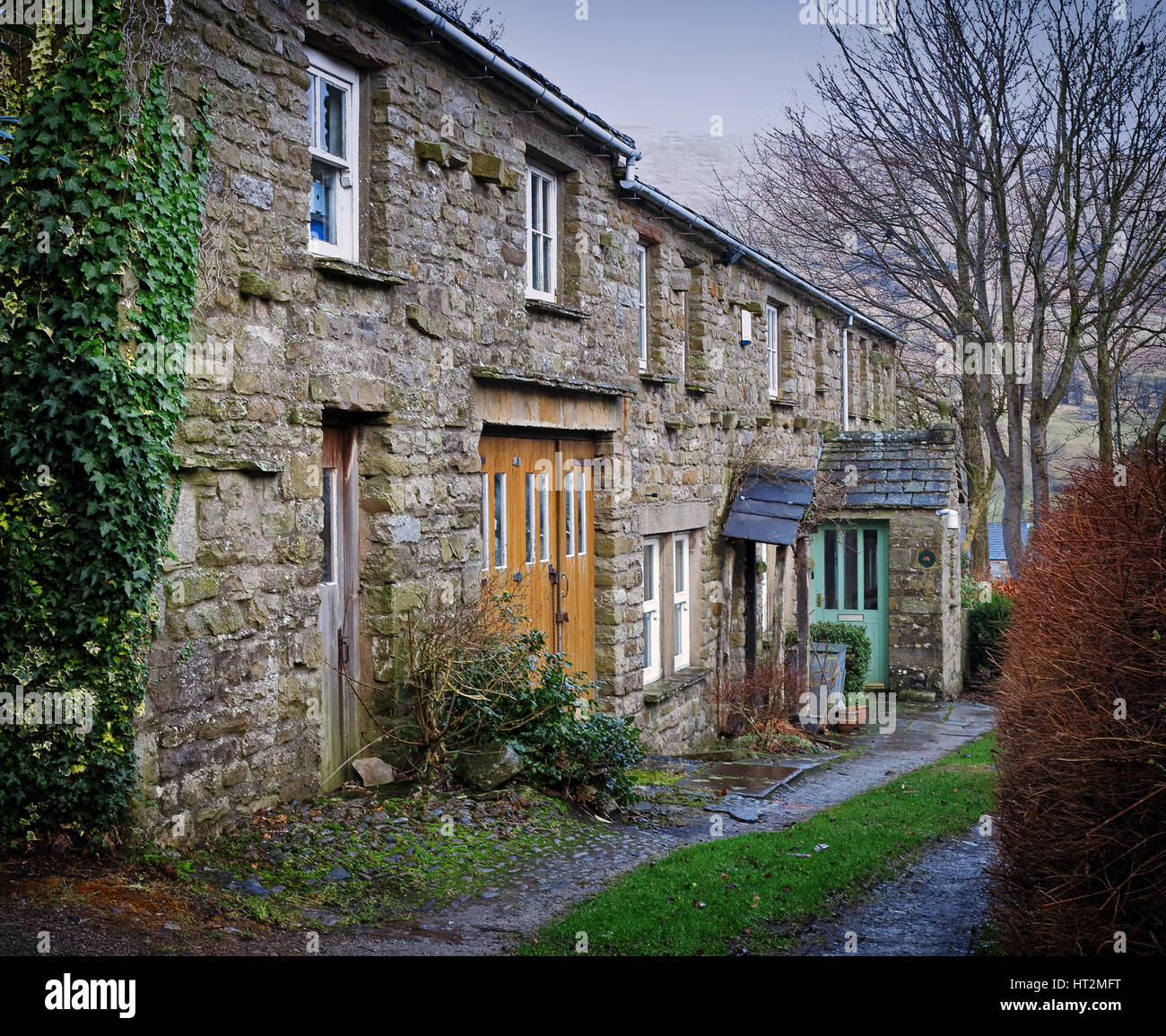 Yorkshire stone buildings hi-res stock photography and images - Alamy