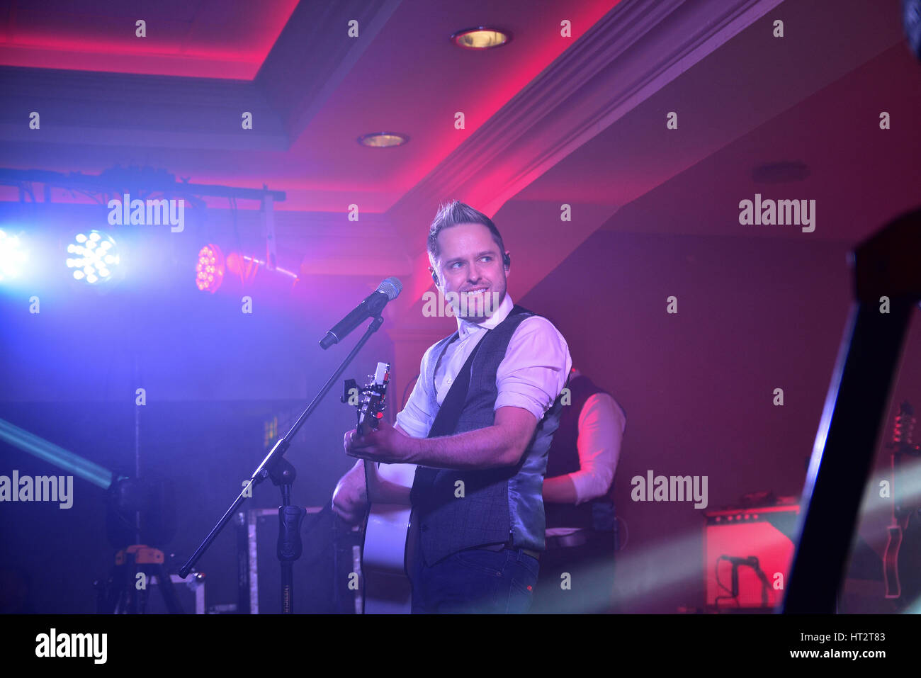 Irish Country Singer/Songwriter Derek Ryan live in concert as part of ...