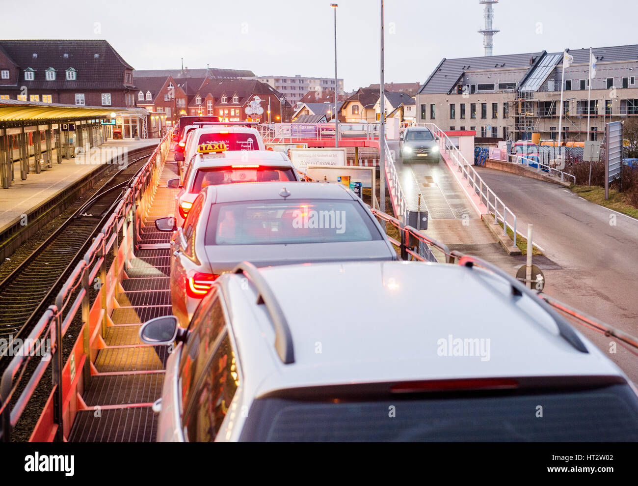 Sylt, Germany. 17th Feb, 2017. A car-carrying train operated by German ...